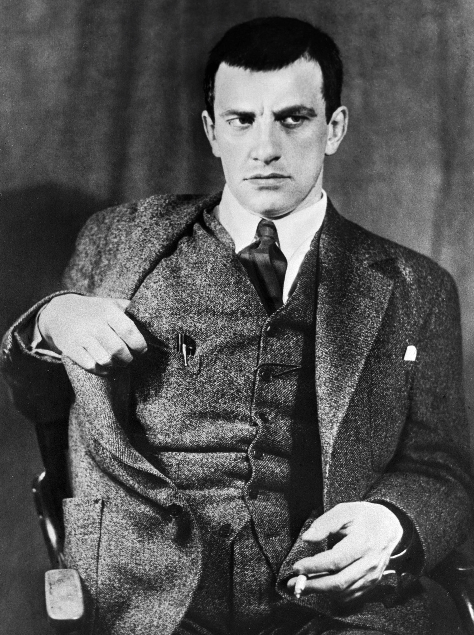 La revolución estética de Vladimir Mayakovski > Poemas del Alma